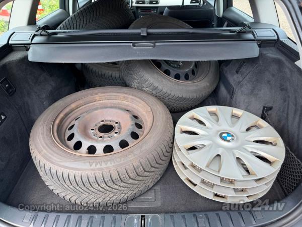 Black BMW 3 Series 2011 in Riga, with an engine capacity of 2.00 L and mileage of 338 thousand km for 4750 €, photo 9 on AUTOMOTO.COM.LV