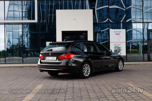 Melns BMW 3 Series 2013 Tallina, ar dzinēja tilpumu 2.00 L un nobraukumu 214 tūkst. km par 10500 €, foto 4 vietnē AUTOMOTO.COM.LV