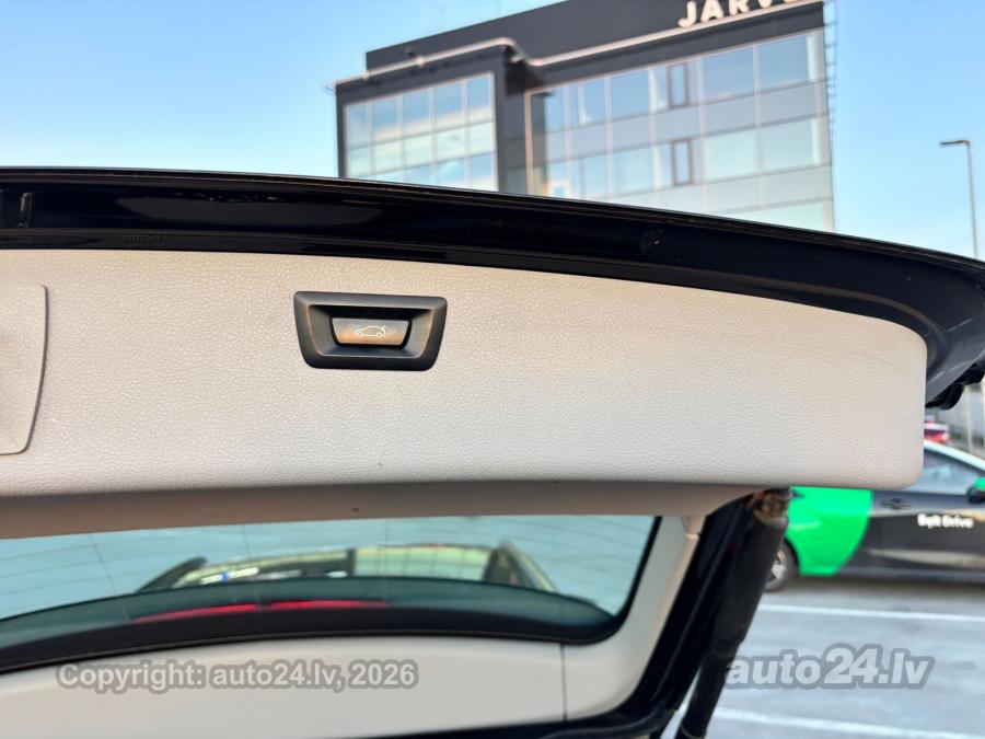 Black BMW 3 Series 2013 in Tallinn, with an engine capacity of 2.00 L and mileage of 266 thousand km for 8900 €, photo 16 on AUTOMOTO.COM.LV
