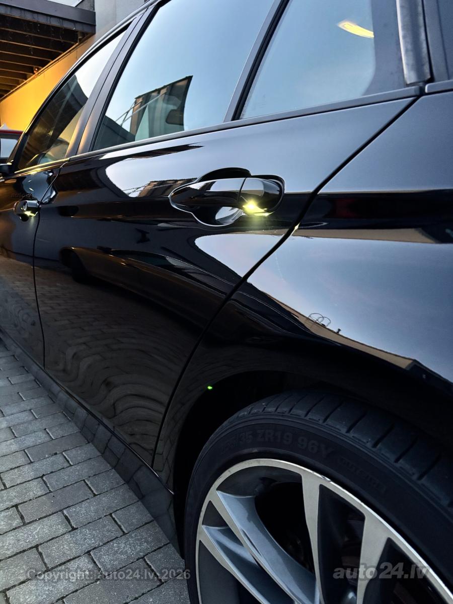 Black BMW 3 Series 2013 in Tallinn, with an engine capacity of 2.00 L and mileage of 266 thousand km for 8900 €, photo 20 on AUTOMOTO.COM.LV