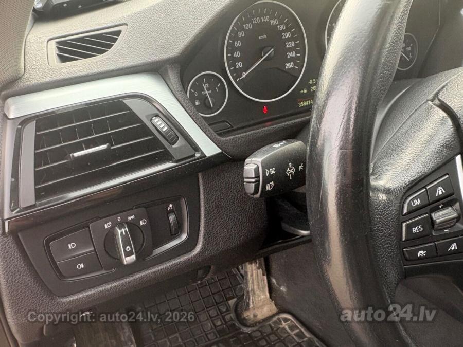 Melns BMW 3 Series 2015 Narva, ar dzinēja tilpumu 3.00 L un nobraukumu 359 tūkst. km par 10900 €, foto 8 vietnē AUTOMOTO.COM.LV
