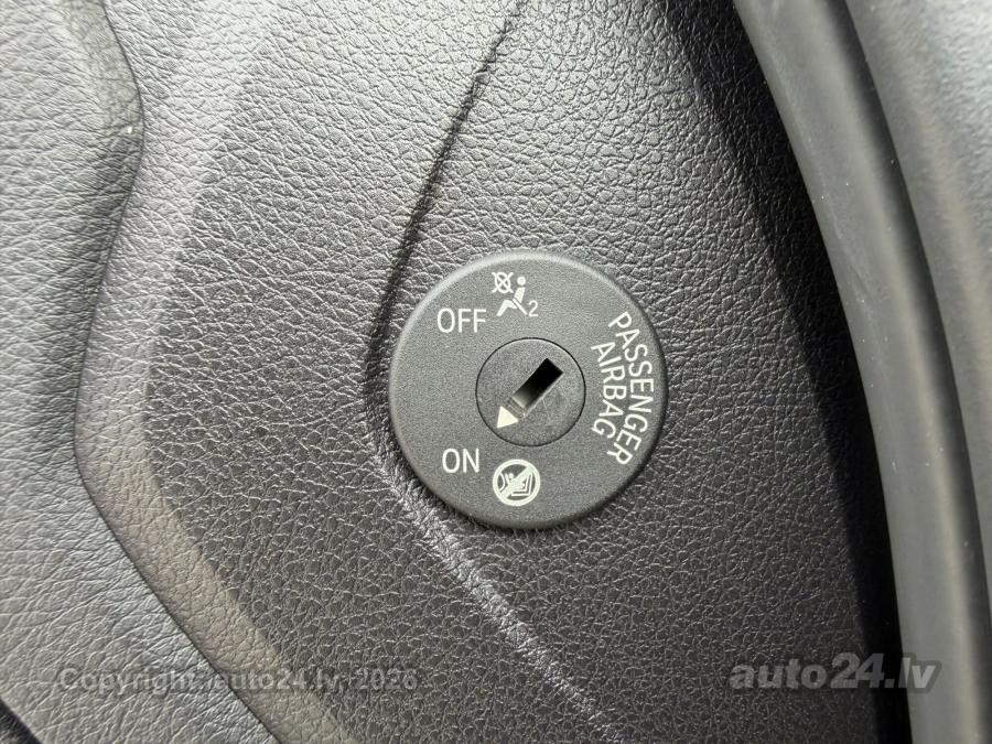Melns BMW 3 Series 2015 Tartu, ar dzinēja tilpumu 3.00 L un nobraukumu 219 tūkst. km par 11999 €, foto 24 vietnē AUTOMOTO.COM.LV