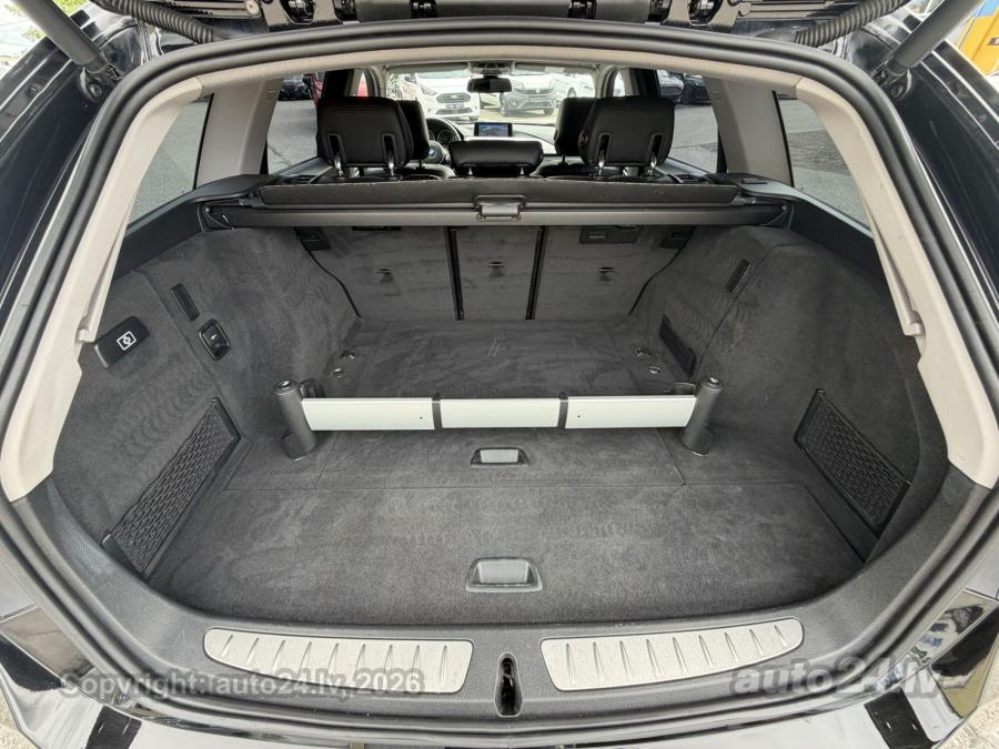 Melns BMW 3 Series 2015 Tartu, ar dzinēja tilpumu 3.00 L un nobraukumu 219 tūkst. km par 11999 €, foto 28 vietnē AUTOMOTO.COM.LV