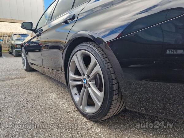 Black BMW 3 Series 2016 in Tartu, with an engine capacity of 2.00 L and mileage of 193 thousand km for 13490 €, photo 7 on AUTOMOTO.COM.LV