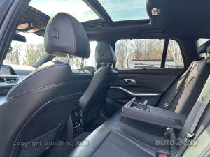 Melns BMW 3 Series 2019 Tallina, ar dzinēja tilpumu 3.00 L un nobraukumu 216 tūkst. km par 24900 €, foto 12 vietnē AUTOMOTO.COM.LV