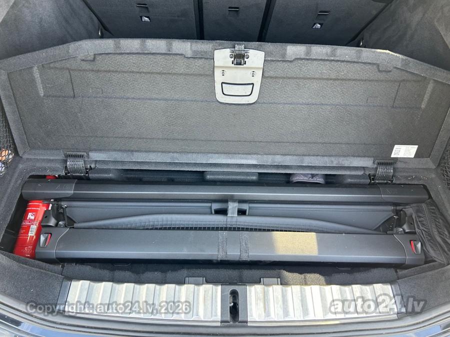 Melns BMW 3 Series 2019 Tallina, ar dzinēja tilpumu 3.00 L un nobraukumu 216 tūkst. km par 24900 €, foto 17 vietnē AUTOMOTO.COM.LV