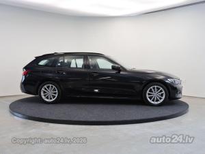 Black BMW 3 Series 2020 in Tallinn, with an engine capacity of 2.00 L and mileage of 179 thousand km for 20900 €, photo 6 on AUTOMOTO.COM.LV