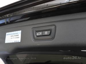 Black BMW 3 Series 2021 in Tallinn, with an engine capacity of 2.00 L and mileage of 155 thousand km for 28900 €, photo 30 on AUTOMOTO.COM.LV