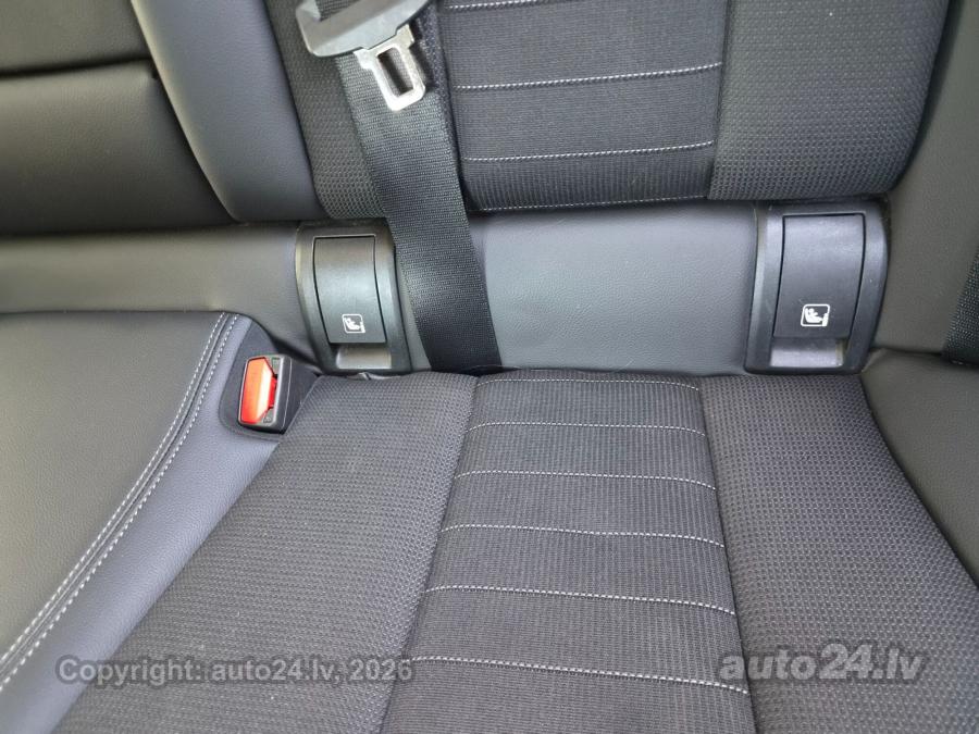 Melns BMW 3 Series 2021 Tallina, ar dzinēja tilpumu 2.00 L un nobraukumu 200 tūkst. km par 21900 €, foto 17 vietnē AUTOMOTO.COM.LV