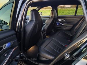 Melns BMW 3 Series 2022 Veru, ar dzinēja tilpumu 2.00 L un nobraukumu 180 tūkst. km par 26500 €, foto 10 vietnē AUTOMOTO.COM.LV