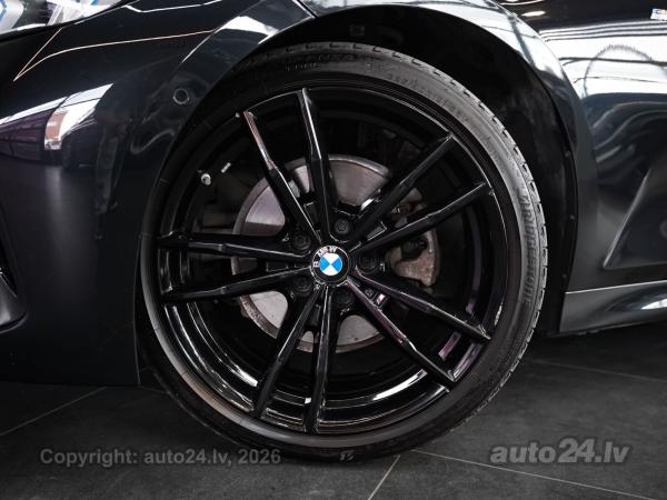 Black BMW 3 Series 2022 in Tallinn, with an engine capacity of 2.00 L and mileage of 68 thousand km for 39900 €, photo 4 on AUTOMOTO.COM.LV