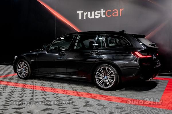 Melns BMW 3 Series 2022 Pērnava, ar dzinēja tilpumu 2.00 L un nobraukumu 217 tūkst. km par 19999 €, foto 7 vietnē AUTOMOTO.COM.LV