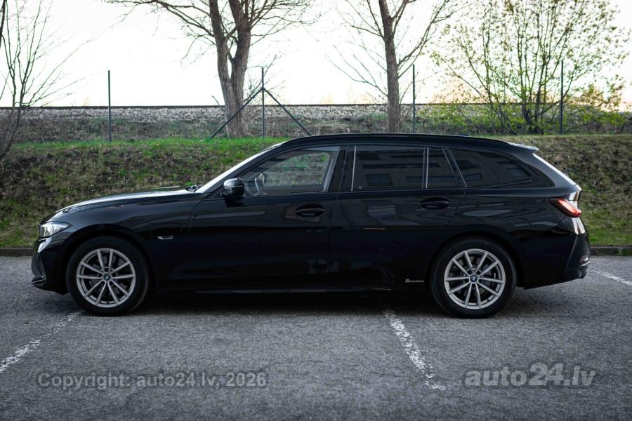 Black BMW 3 Series 2023 in Tallinn, with an engine capacity of 2.00 L and mileage of 157 thousand km for 29999 €, photo 5 on AUTOMOTO.COM.LV
