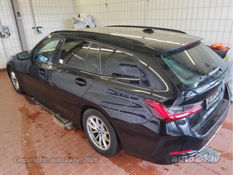 Black BMW 3 Series 2023 in Tallinn, with an engine capacity of 2.00 L and mileage of 162 thousand km for 20900 €, photo 5 on AUTOMOTO.COM.LV