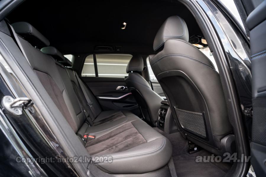 Melns BMW 3 Series 2023 Tartu, ar dzinēja tilpumu 3.00 L un nobraukumu 68 tūkst. km par 36900 €, foto 16 vietnē AUTOMOTO.COM.LV