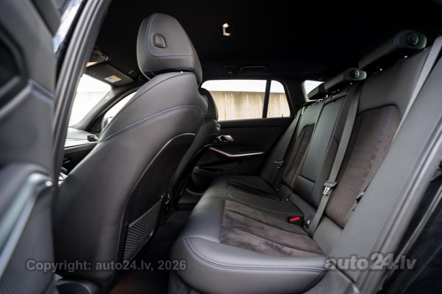 Melns BMW 3 Series 2023 Tartu, ar dzinēja tilpumu 3.00 L un nobraukumu 68 tūkst. km par 36900 €, foto 17 vietnē AUTOMOTO.COM.LV