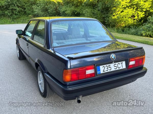 Zils BMW 3 Series 1989 Tartu, ar dzinēja tilpumu 1.60 L un nobraukumu 281 tūkst. km par 9500 €, foto 4 vietnē AUTOMOTO.COM.LV