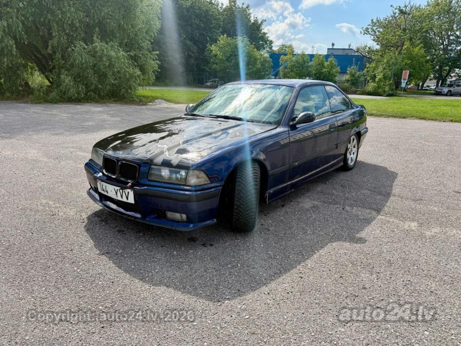 Zils BMW 3 Series 1992 Tallina, ar dzinēja tilpumu 1.80 L un nobraukumu 0 tūkst. km par 1999 €, foto 1 vietnē AUTOMOTO.COM.LV