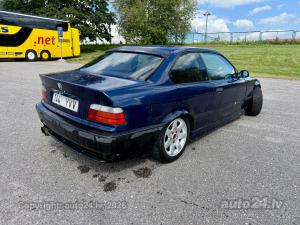 Zils BMW 3 Series 1992 Tallina, ar dzinēja tilpumu 1.80 L un nobraukumu 0 tūkst. km par 1999 €, foto 5 vietnē AUTOMOTO.COM.LV