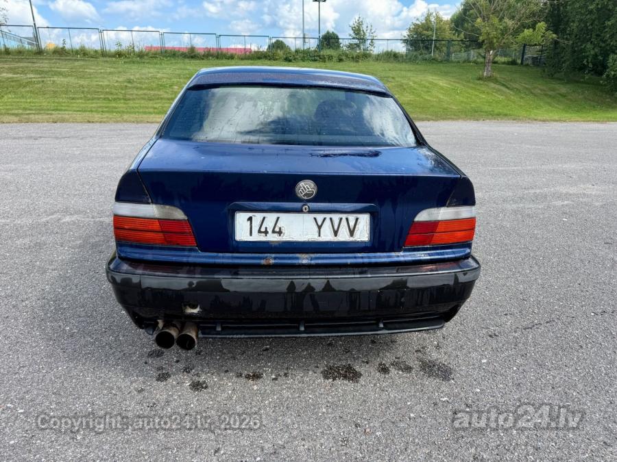 Zils BMW 3 Series 1992 Tallina, ar dzinēja tilpumu 1.80 L un nobraukumu 0 tūkst. km par 1999 €, foto 6 vietnē AUTOMOTO.COM.LV