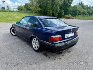 Zils BMW 3 Series 1992 Tallina, ar dzinēja tilpumu 1.80 L un nobraukumu 0 tūkst. km par 1999 €, foto 7 vietnē AUTOMOTO.COM.LV
