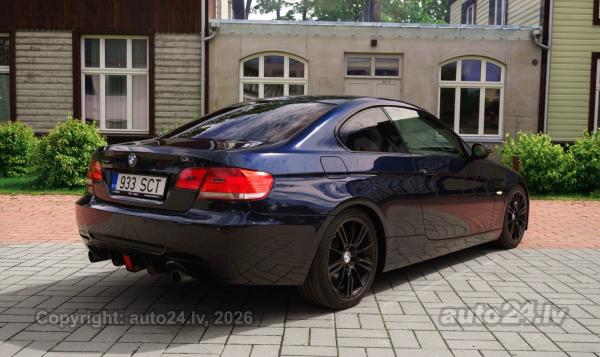 Zils BMW 3 Series 2006 Tartu, ar dzinēja tilpumu 3.00 L un nobraukumu 238 tūkst. km par 11200 €, foto 5 vietnē AUTOMOTO.COM.LV