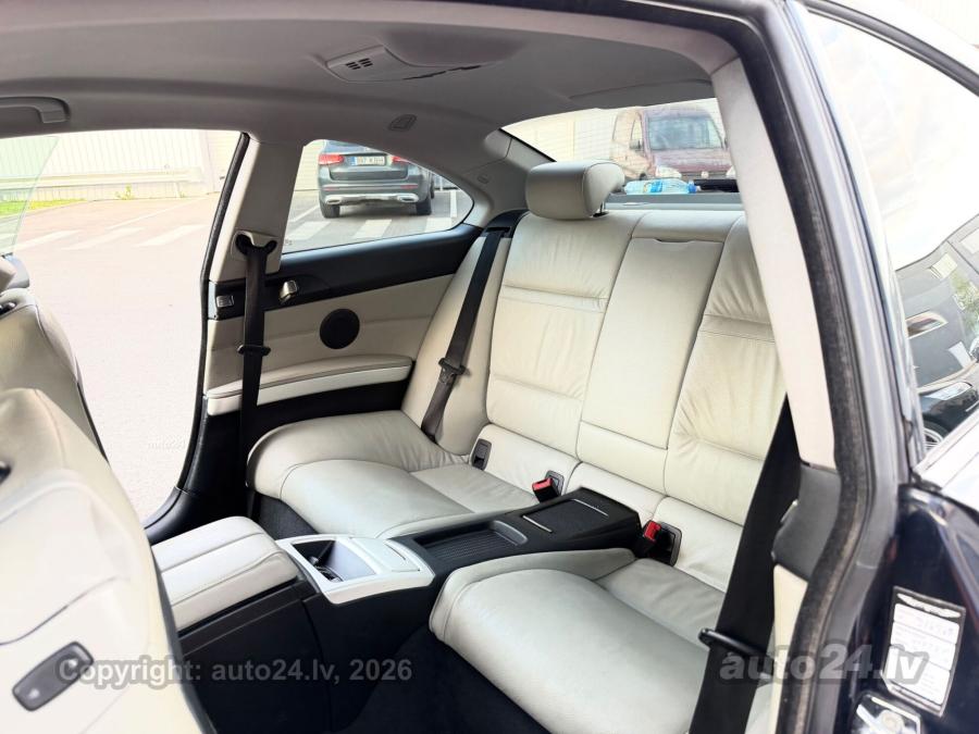 Синий БМВ 3 Серия 2006 в Тарту, объемом двигателя 3.00 л и пробегом 240 тыс. км за 10900 €, фото 10 на AUTOMOTO.COM.LV
