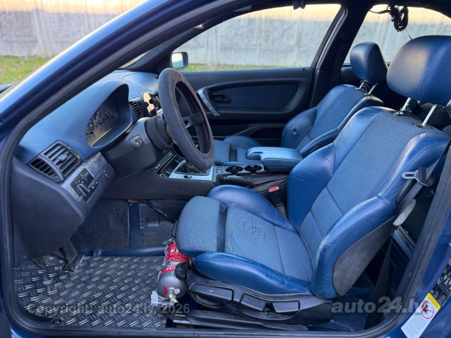 Blue BMW 3 Series 2001 in Tallinn, with an engine capacity of 2.50 L and mileage of 269 thousand km for 6699 €, photo 8 on AUTOMOTO.COM.LV