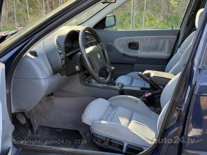 Zils BMW 3 Series 1995 Tallina, ar dzinēja tilpumu 2.80 L un nobraukumu 201 tūkst. km par 7000 €, foto 6 vietnē AUTOMOTO.COM.LV