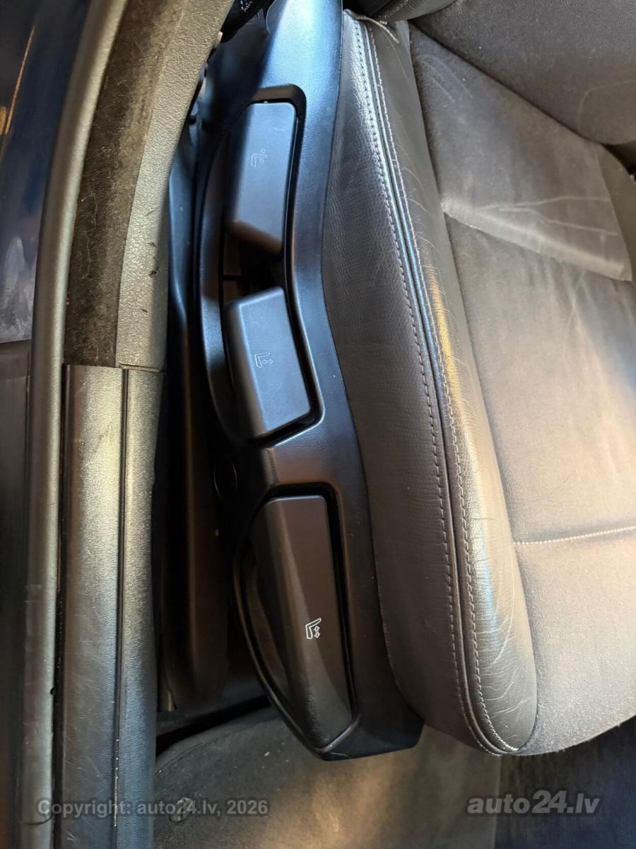 Zils BMW 3 Series 2004 Tartu, ar dzinēja tilpumu 2.00 L un nobraukumu 273 tūkst. km par 2500 €, foto 17 vietnē AUTOMOTO.COM.LV