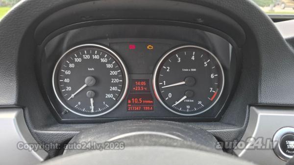 BMW 3 Series 2005 in Tartu on AUTOMOTO.COM.LV Blue BMW 3 Series 2005 in Tartu, with an engine capacity of 2.50 L and mileage of 218 thousand km for 5000 €, photo 8 on AUTOMOTO.COM.LV