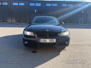 Zils BMW 3 Series 2008 Tallina, ar dzinēja tilpumu 2.00 L un nobraukumu 314 tūkst. km par 7700 €, foto  vietnē AUTOMOTO.COM.LV