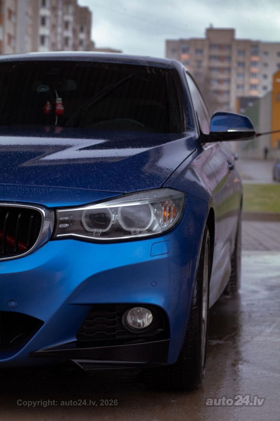 Blue BMW 3 Series 2015 in Tallinn, with an engine capacity of 3.00 L and mileage of 309 thousand km for 13800 €, photo 2 on AUTOMOTO.COM.LV