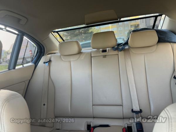 Blue BMW 3 Series 2017 in Tallinn, with an engine capacity of 2.00 L and mileage of 150 thousand km for 14500 €, photo 7 on AUTOMOTO.COM.LV