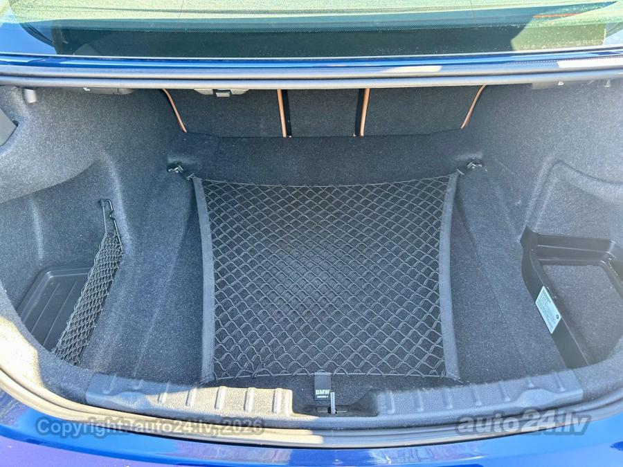 Blue BMW 3 Series 2019 in Tallinn, with an engine capacity of 2.00 L and mileage of 70 thousand km for 21490 €, photo 27 on AUTOMOTO.COM.LV