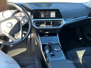 Zils BMW 3 Series 2019 Tallina, ar dzinēja tilpumu 2.00 L un nobraukumu 137 tūkst. km par 16000 €, foto 18 vietnē AUTOMOTO.COM.LV