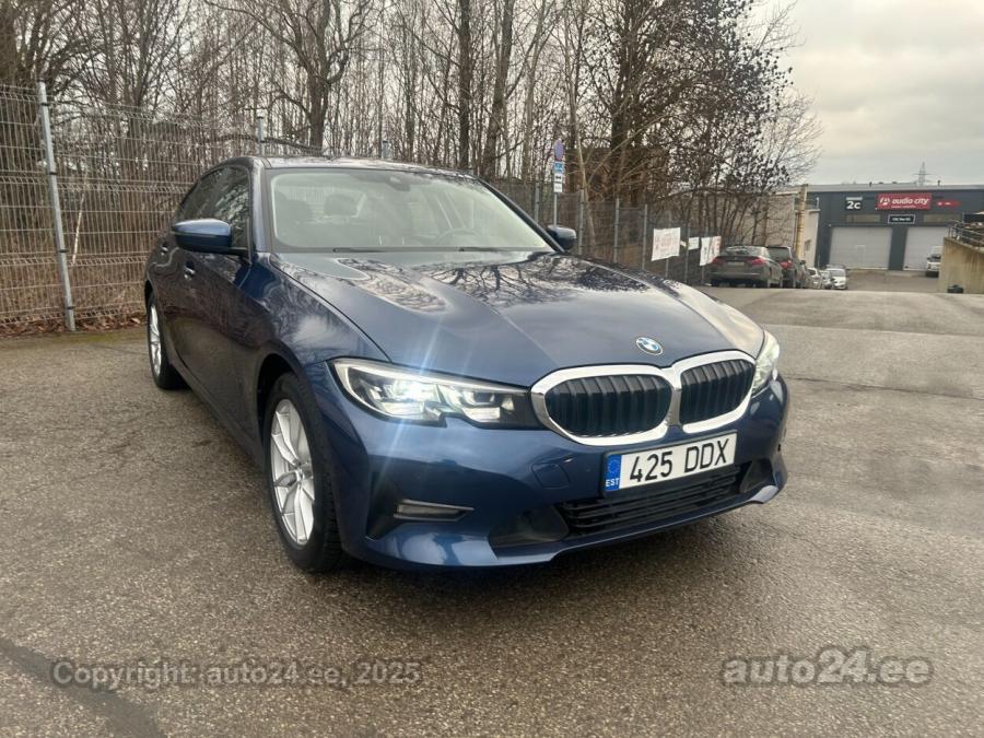 Zils BMW 3 Series 2022 Tallina, ar dzinēja tilpumu 3.00 L un nobraukumu 107 tūkst. km par 36900 €, foto 1 vietnē AUTOMOTO.COM.LV