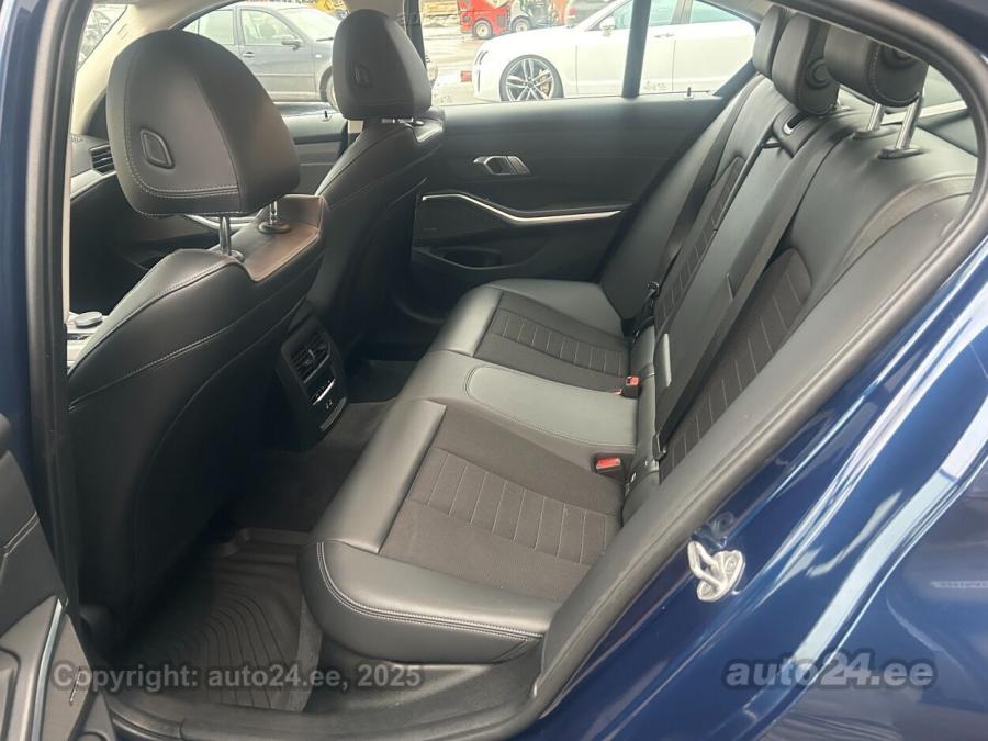 Zils BMW 3 Series 2022 Tallina, ar dzinēja tilpumu 3.00 L un nobraukumu 107 tūkst. km par 36900 €, foto 8 vietnē AUTOMOTO.COM.LV