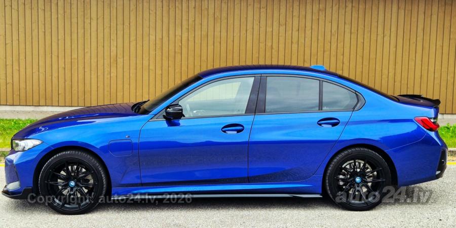 Zils BMW 3 Series 2022 Tallina, ar dzinēja tilpumu 2.00 L un nobraukumu 102 tūkst. km par 37990 €, foto 6 vietnē AUTOMOTO.COM.LV
