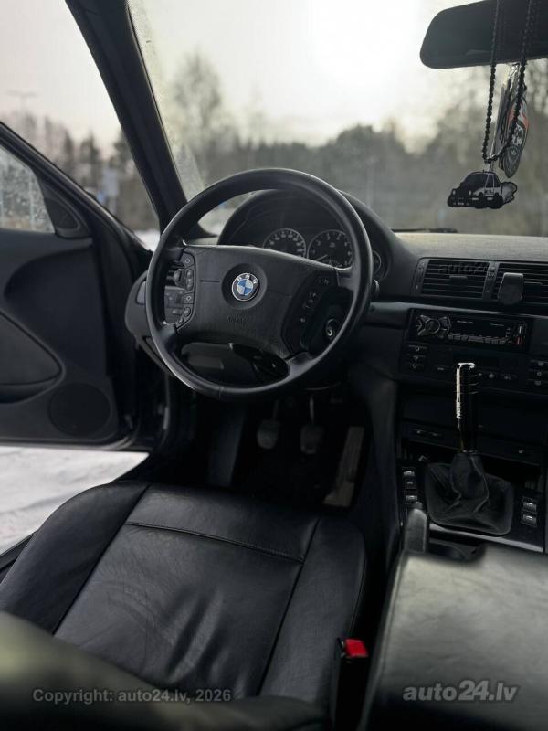 Zils BMW 3 Series 2002 Tallina, ar dzinēja tilpumu 3.00 L un nobraukumu 265 tūkst. km par 5000 €, foto 8 vietnē AUTOMOTO.COM.LV