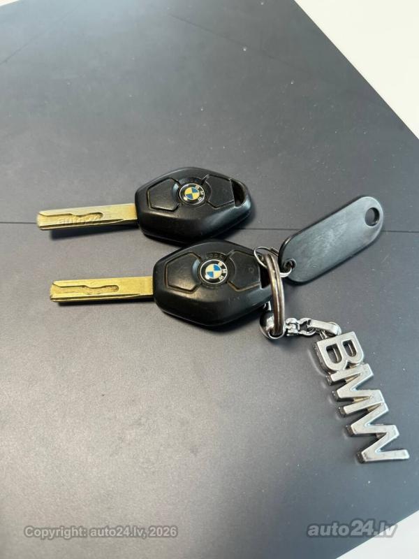 Zils BMW 3 Series 2002 Tallina, ar dzinēja tilpumu 3.00 L un nobraukumu 265 tūkst. km par 5000 €, foto 11 vietnē AUTOMOTO.COM.LV