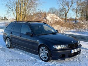 Zils BMW 3 Series 2004 Tallina, ar dzinēja tilpumu 2.00 L un nobraukumu 293 tūkst. km par 3750 €, foto  vietnē AUTOMOTO.COM.LV