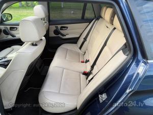Zils BMW 3 Series 2011 Tallina, ar dzinēja tilpumu 3.00 L un nobraukumu 363 tūkst. km par 7990 €, foto 12 vietnē AUTOMOTO.COM.LV