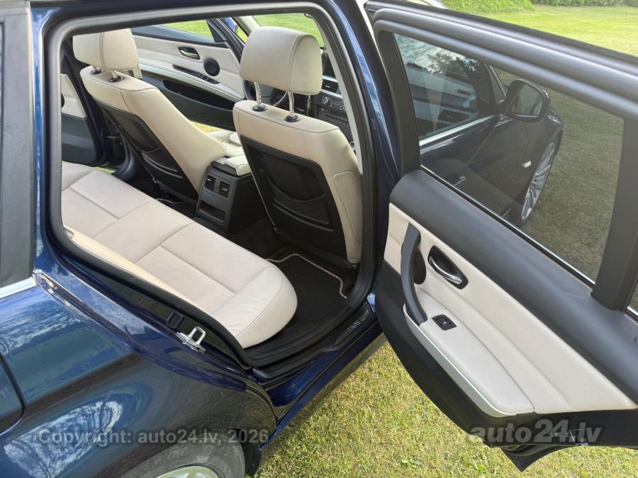 Zils BMW 3 Series 2011 Tallina, ar dzinēja tilpumu 3.00 L un nobraukumu 363 tūkst. km par 7990 €, foto 14 vietnē AUTOMOTO.COM.LV