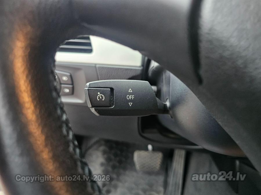 Blue BMW 3 Series 2011 in Paide, with an engine capacity of 2.00 L and mileage of 302 thousand km for 5450 €, photo 16 on AUTOMOTO.COM.LV