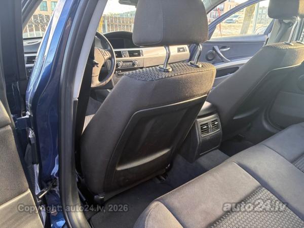 Zils BMW 3 Series 2012 Tallina, ar dzinēja tilpumu 2.00 L un nobraukumu 207 tūkst. km par 5999 €, foto 11 vietnē AUTOMOTO.COM.LV