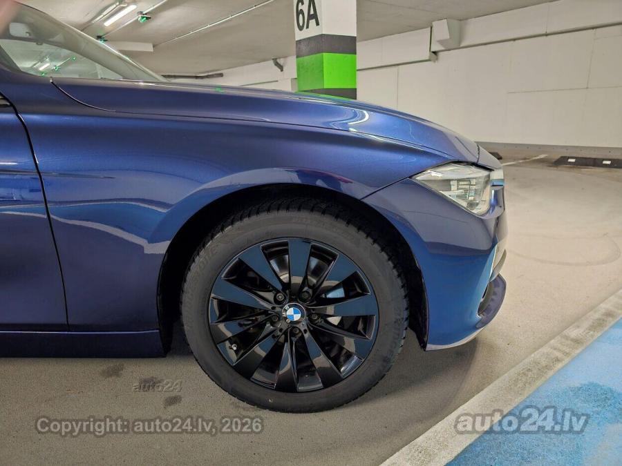 Blue BMW 3 Series 2018 in Daugavpils, with an engine capacity of 2.00 L and mileage of 320 thousand km for 9600 €, photo 8 on AUTOMOTO.COM.LV