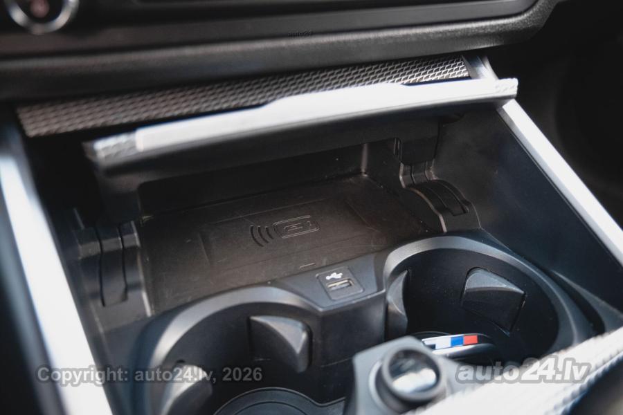 Blue BMW 3 Series 2019 in Tartu, with an engine capacity of 2.00 L and mileage of 186 thousand km for 23900 €, photo 21 on AUTOMOTO.COM.LV