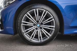Blue BMW 3 Series 2019 in Tartu, with an engine capacity of 2.00 L and mileage of 186 thousand km for 23900 €, photo 26 on AUTOMOTO.COM.LV