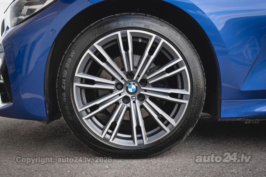 Blue BMW 3 Series 2019 in Tartu, with an engine capacity of 2.00 L and mileage of 186 thousand km for 23900 €, photo 26 on AUTOMOTO.COM.LV